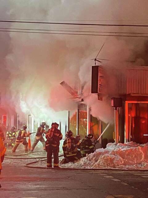 Fire destroys Thomaston breakfast spot, other businesses: Officials