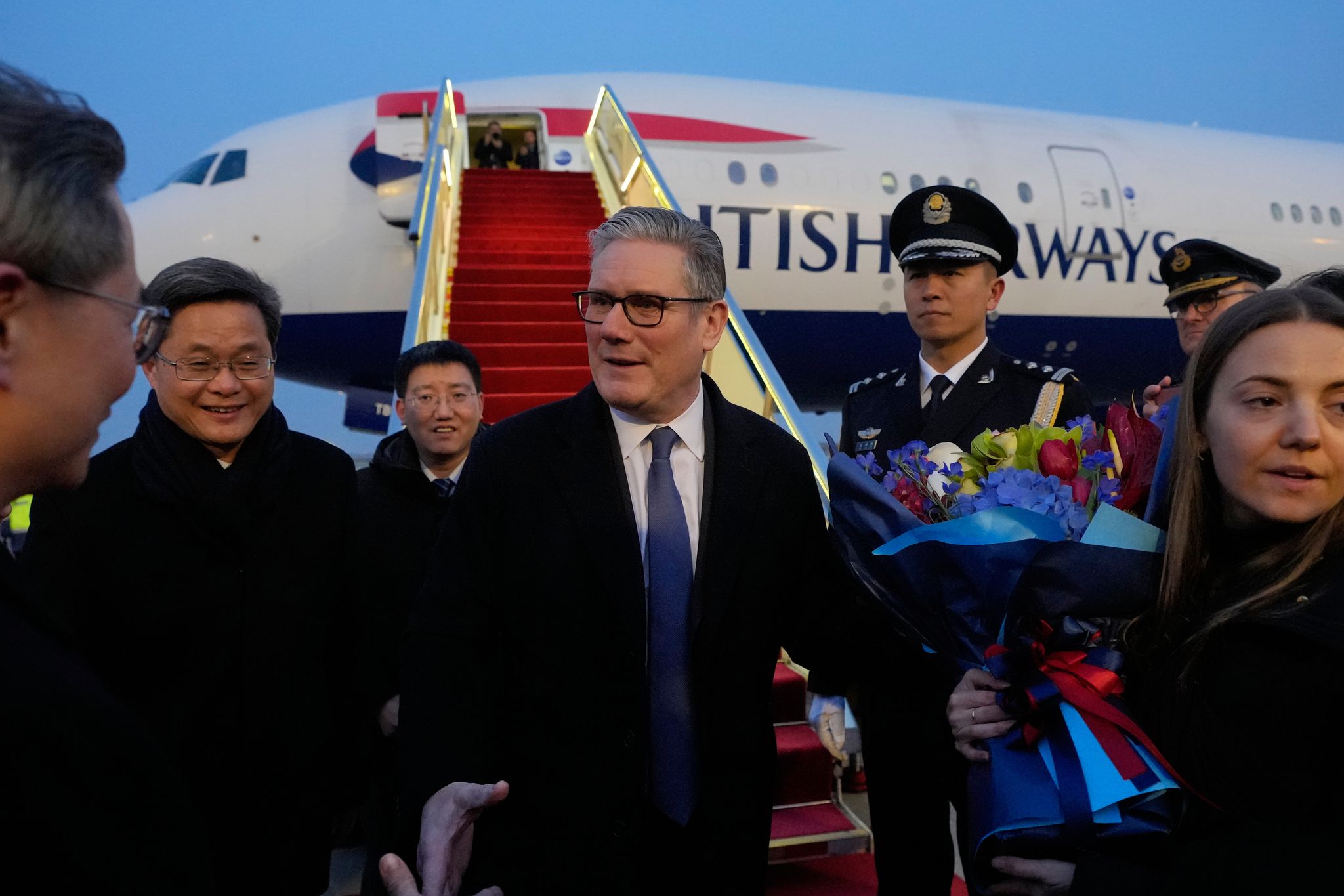Primer ministro británico inicia viaje a China para reparar lazos y ...