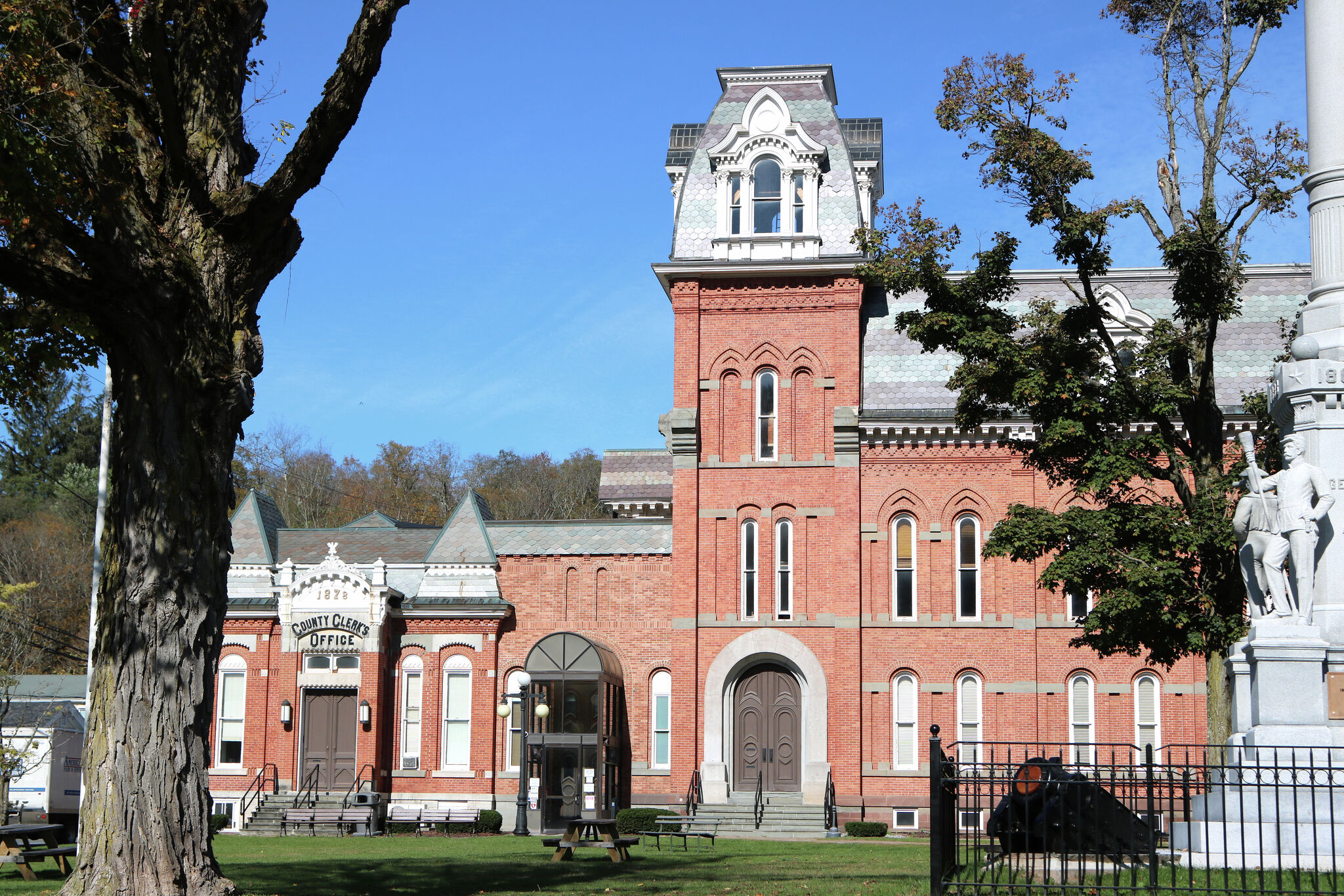 Comedian Ben Bankas's shows canceled after jokes in Poughkeepsie