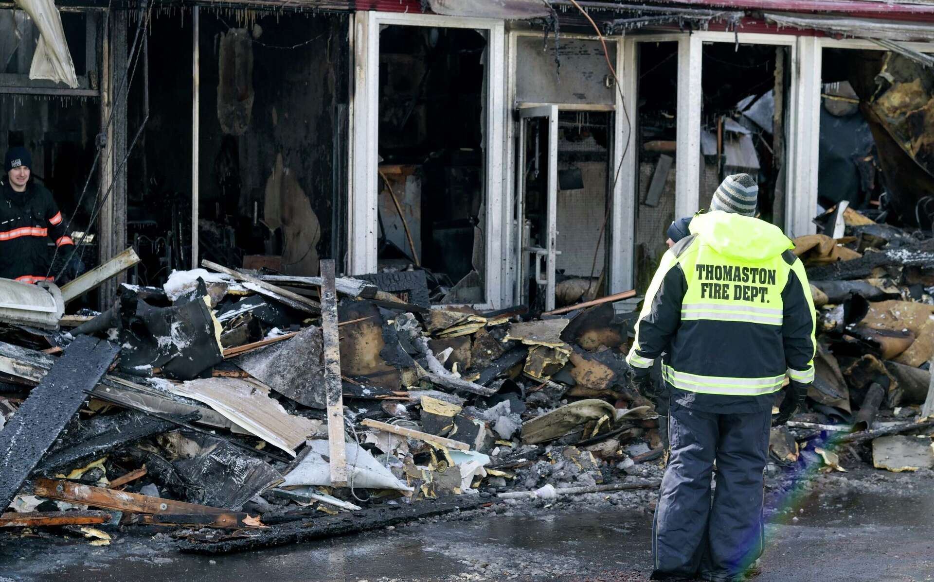 Fire destroys Thomaston breakfast spot, other businesses: Officials