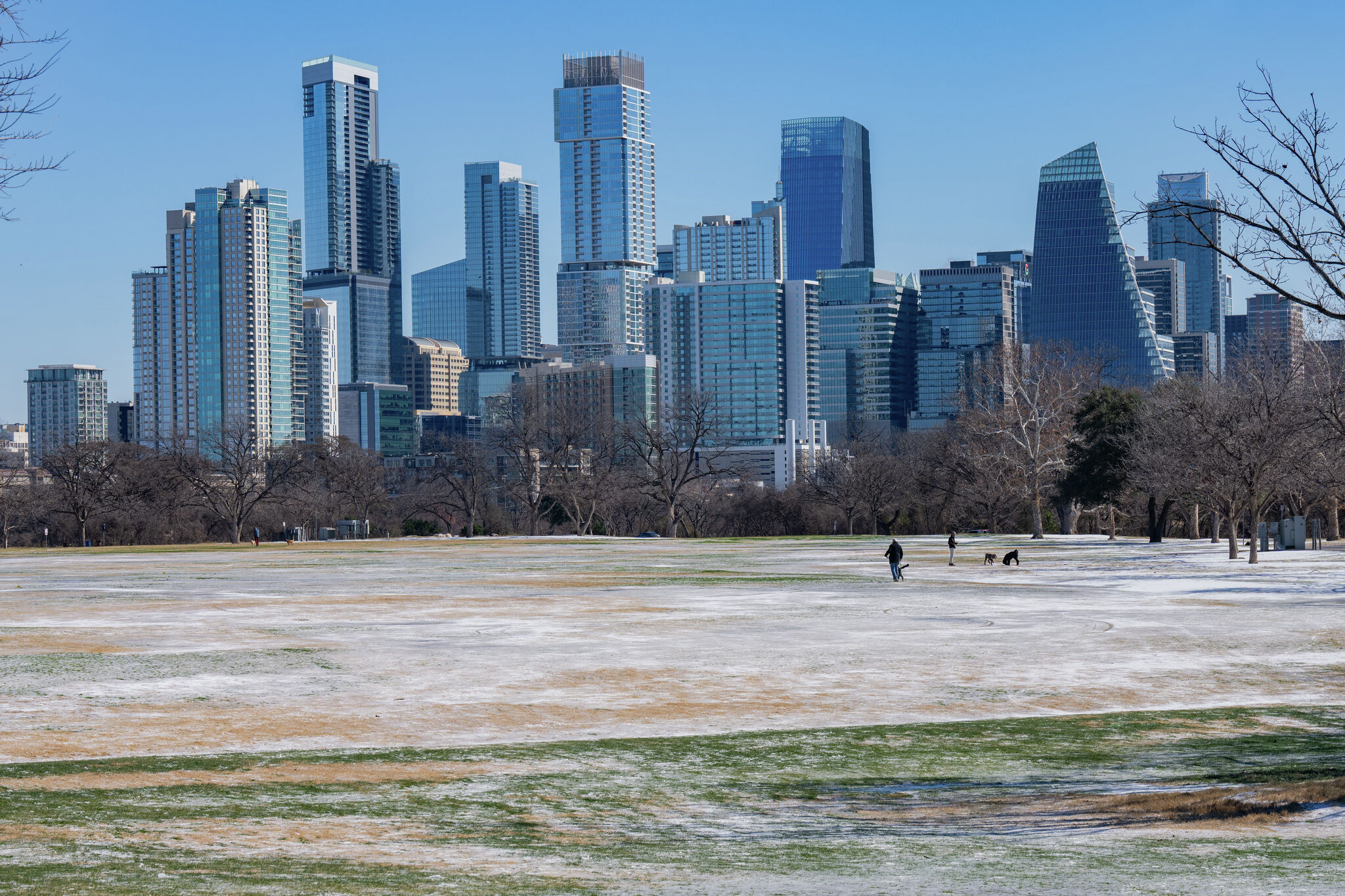 Cold front arrives in Austin, bringing another hard freeze