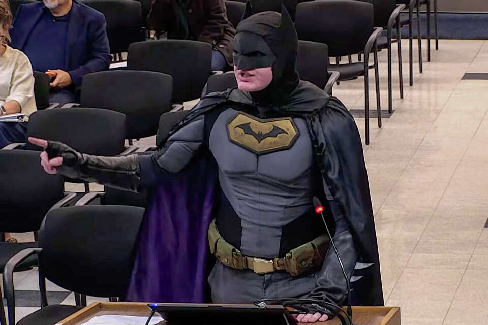 'Batman' blasts Bay Area city council for ICE's Super Bowl involvement