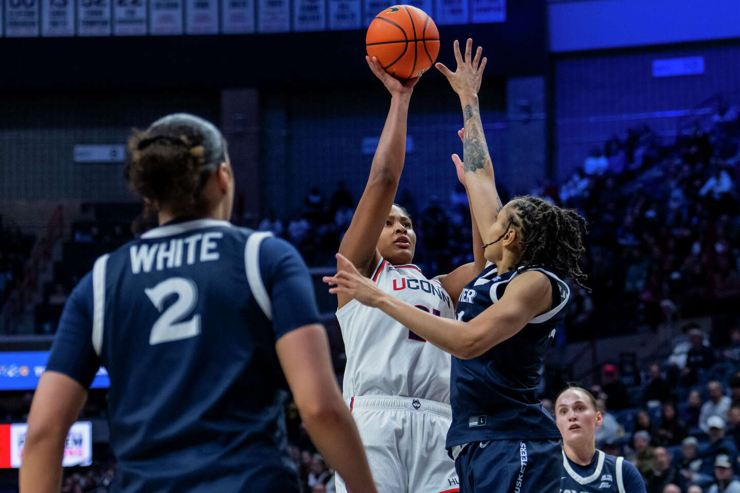 Allie Ziebell leads UConn women's basketball over Xavier