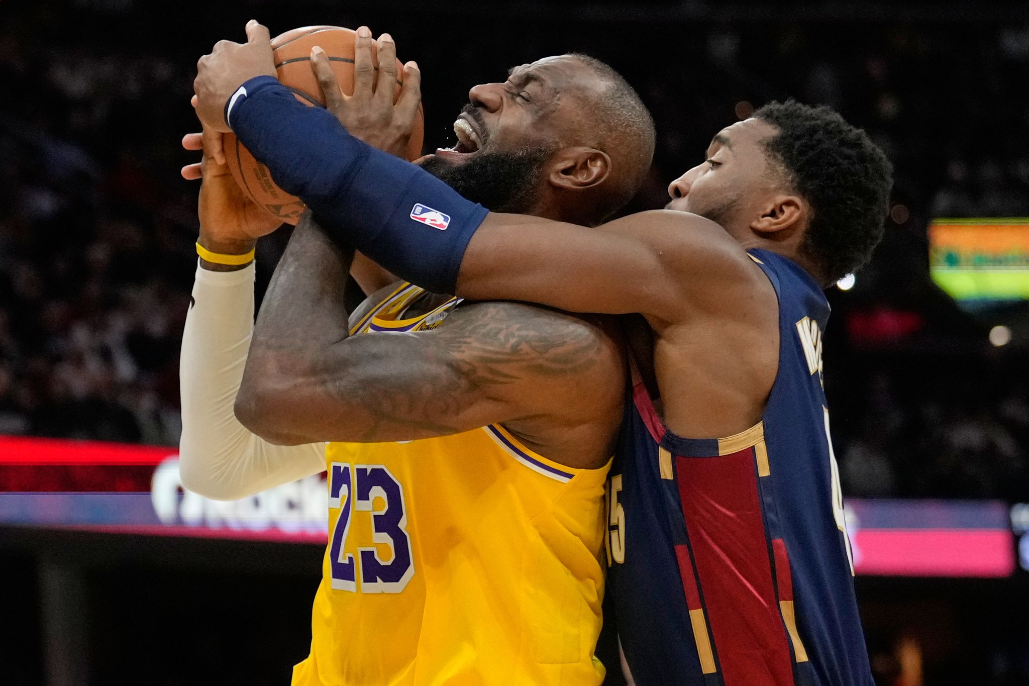 Los Cavaliers arruinan el regreso de LeBron James con gran tercer ...