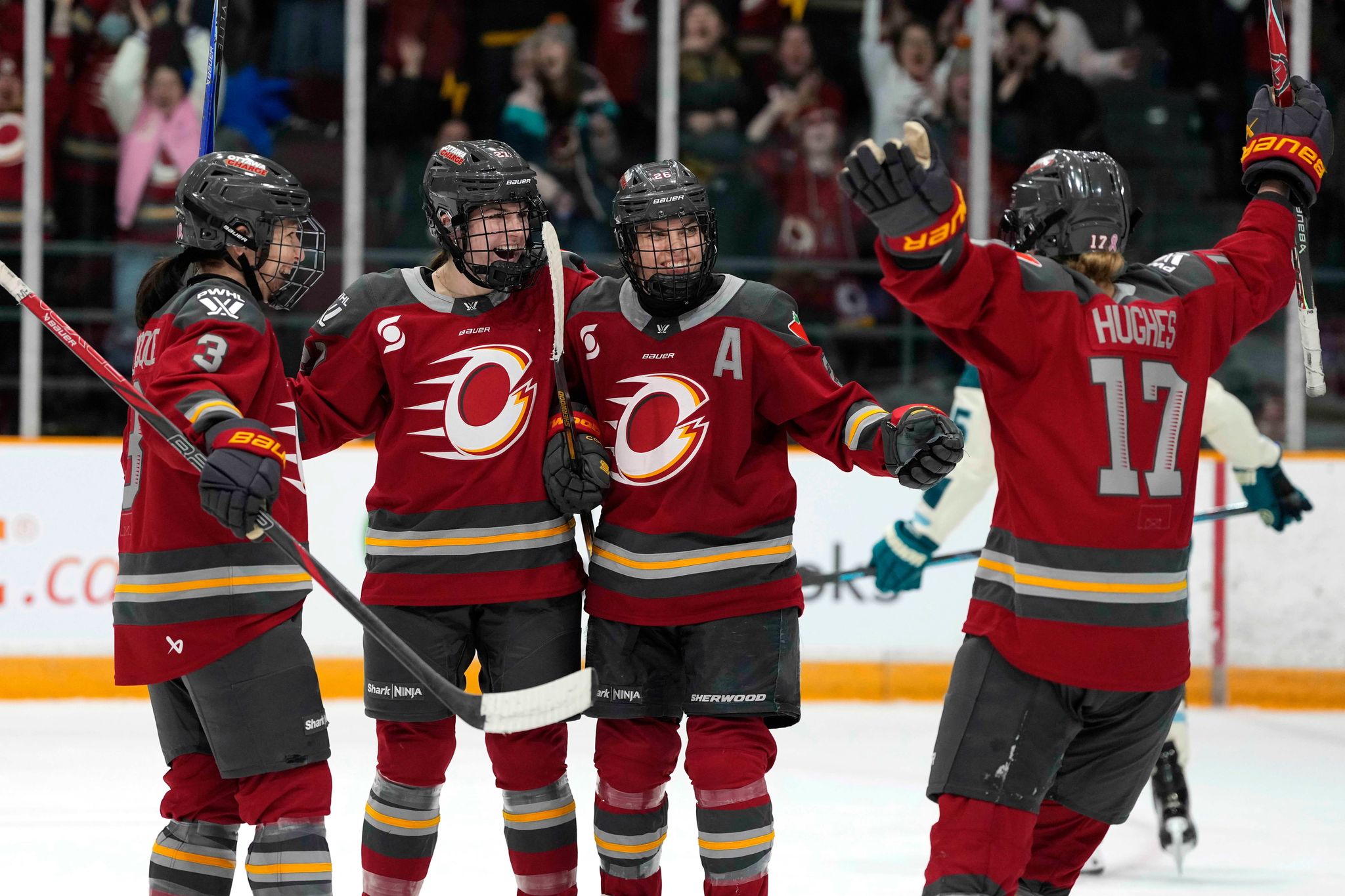 Leslie scores late tying and go-ahead goals in Charge's 4-2 victory ...