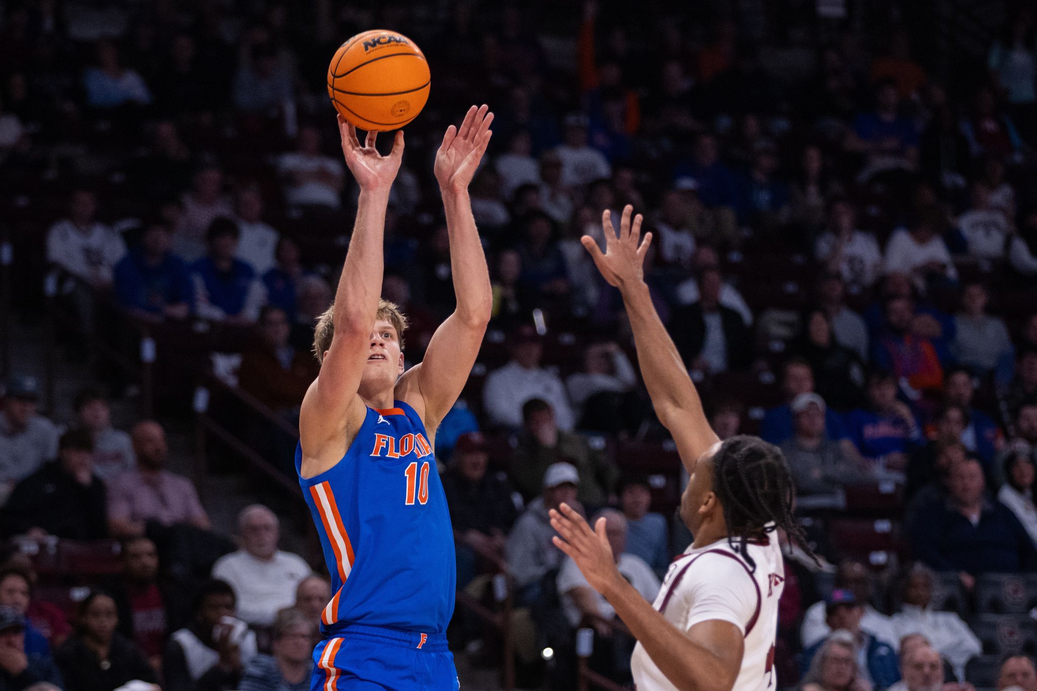 Thomas Haugh and Rueben Chinyelu lead No. 19 Florida to 95-48 win over ...