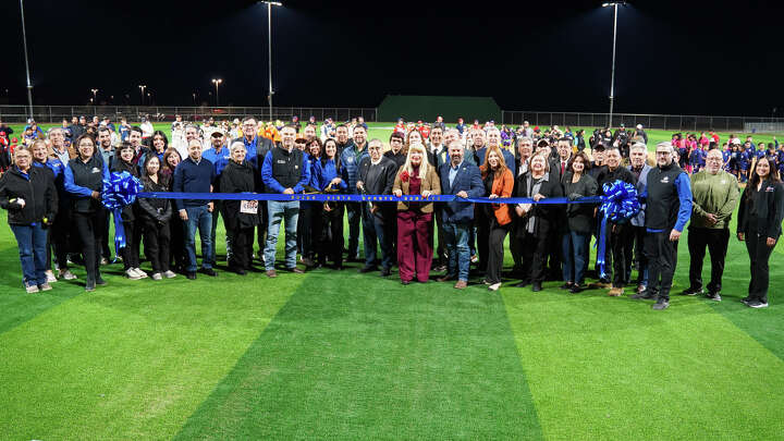 Buena Vista Sports Complex opens in south Laredo with ribbon cutting