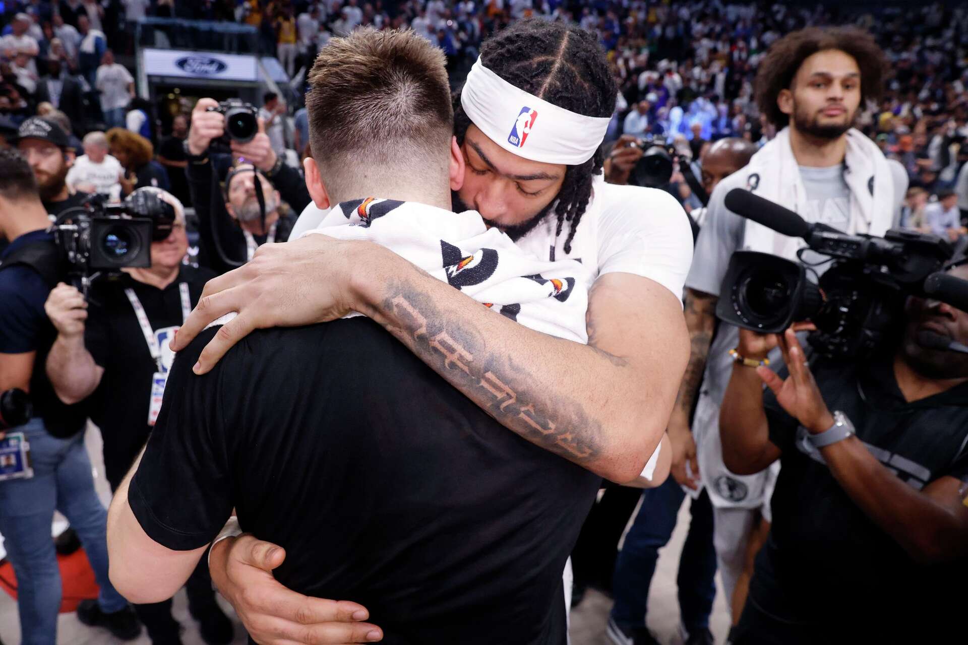 Mavs-Wizards trade reaction: Dallas lands bigger haul for Anthony Davis ...