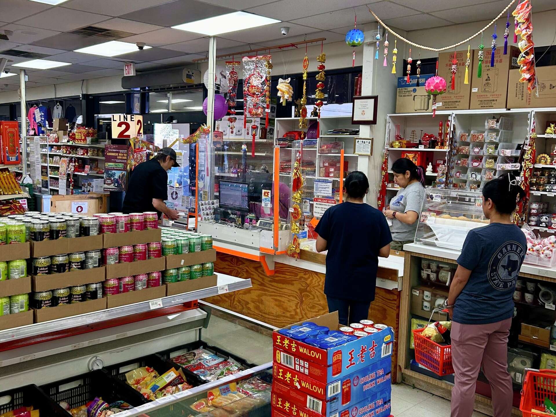 Tim’s Oriental & Seafood Market honors 40 years in San Antonio