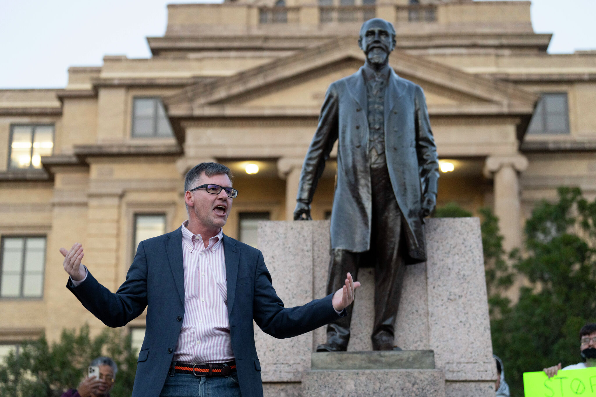 Title: Houston Fans React to Tari Eason's Bold Move in 1v4 Situation ...