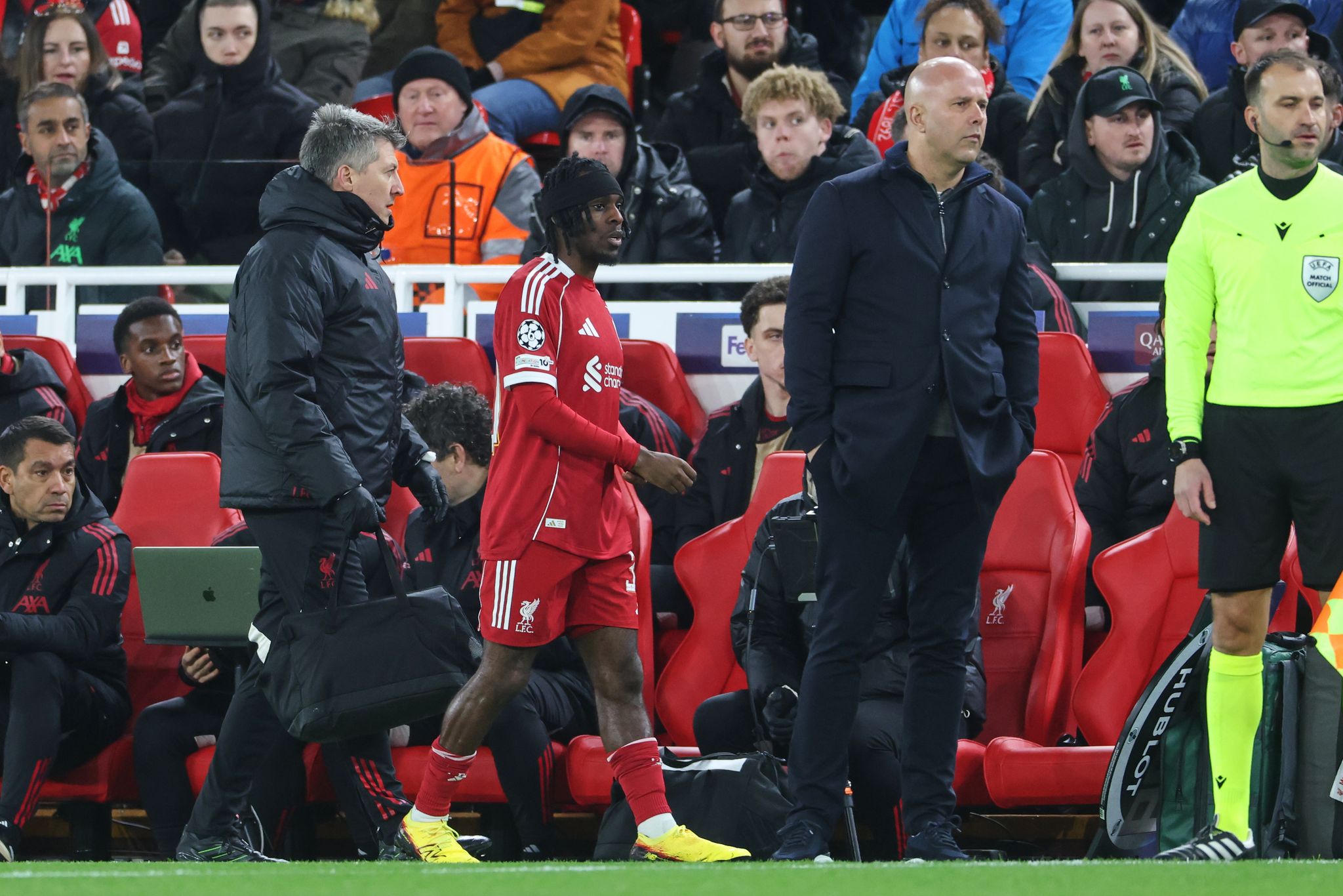 Liverpool right-back Frimpong to miss 'a few weeks' with muscle injury