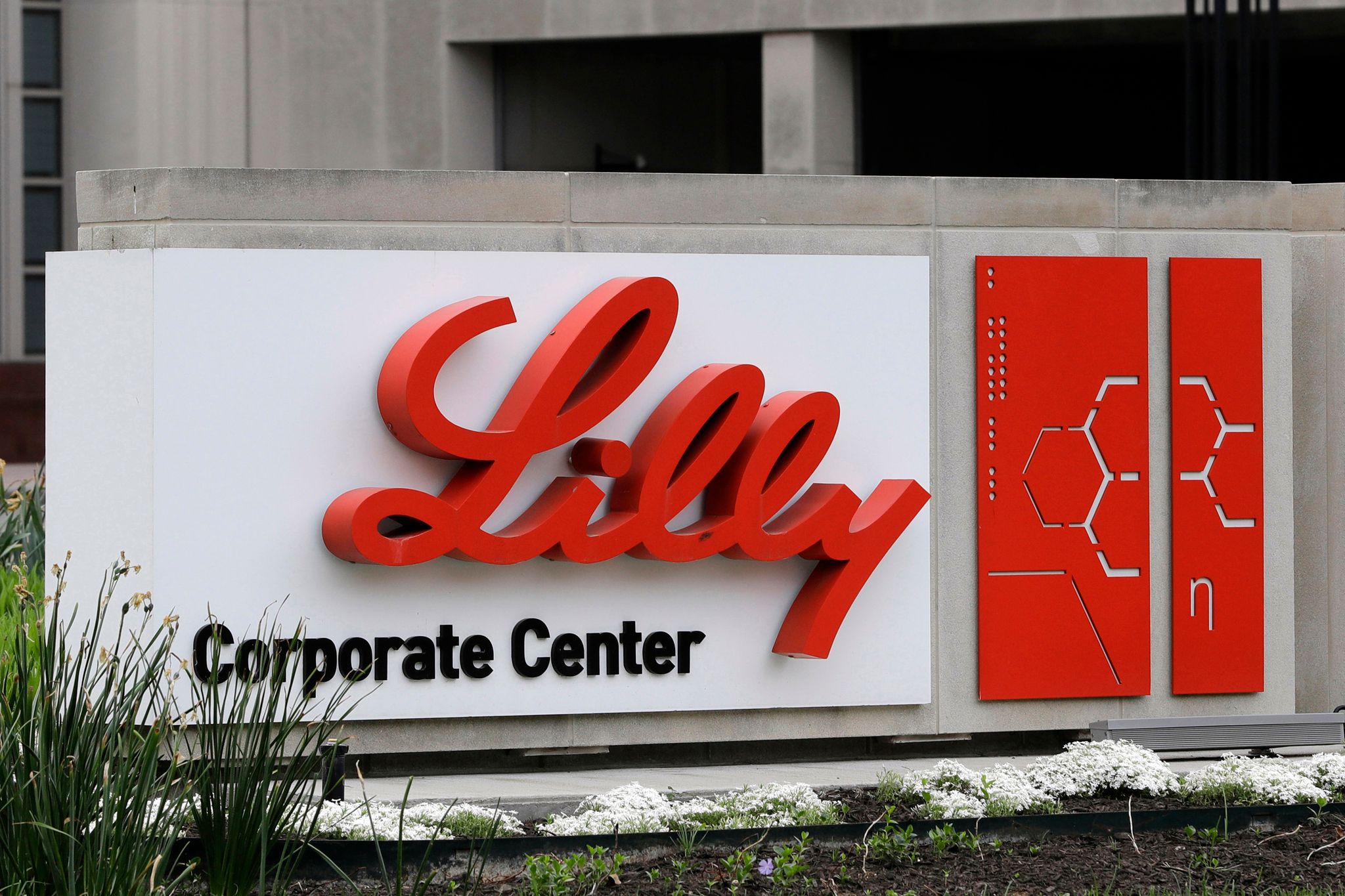 Drugmaker Eli Lilly announces new plant in Pennsylvania as part of ...