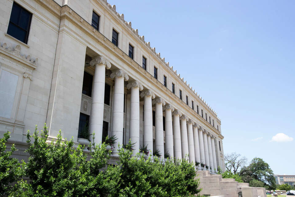 Texas A&M to close women and gender studies program