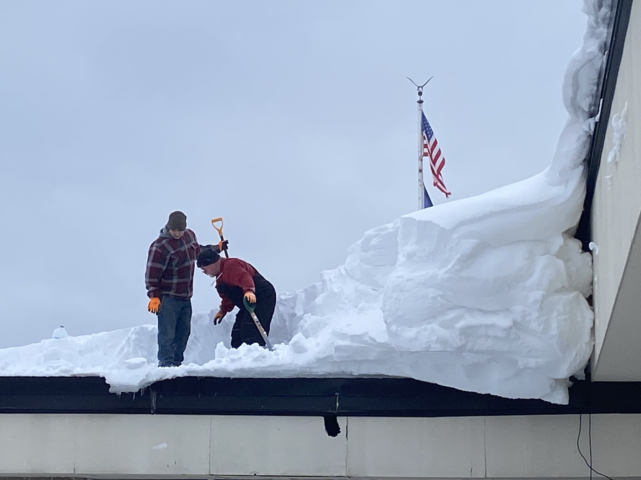 Hunter scores 32, Central Arkansas beats Eastern Kentucky 90-81