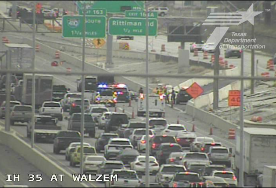 Back-to-back major crashes gridlock I-35 in San Antonio