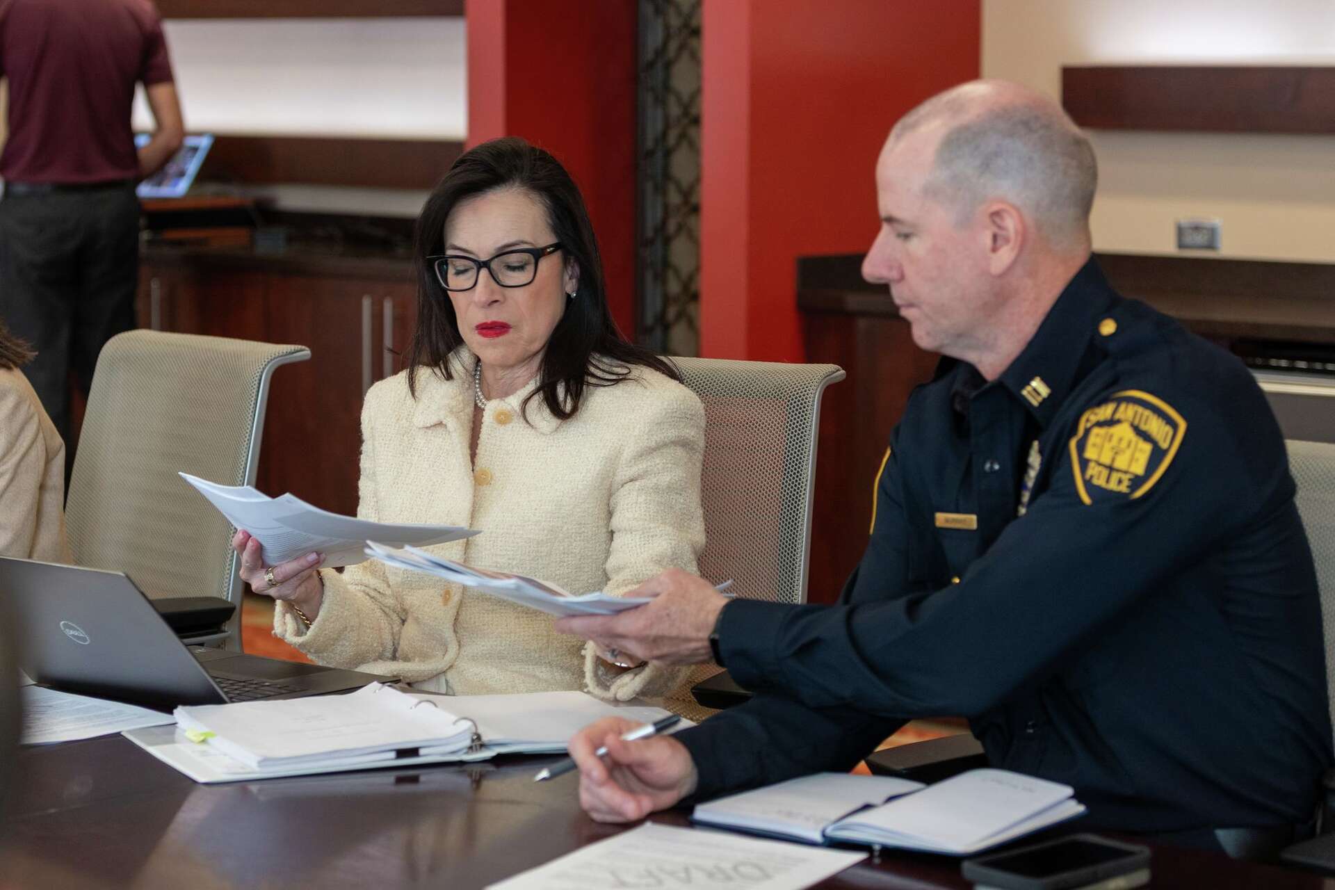 San Antonio police union wants pay increase as contract talks kick off