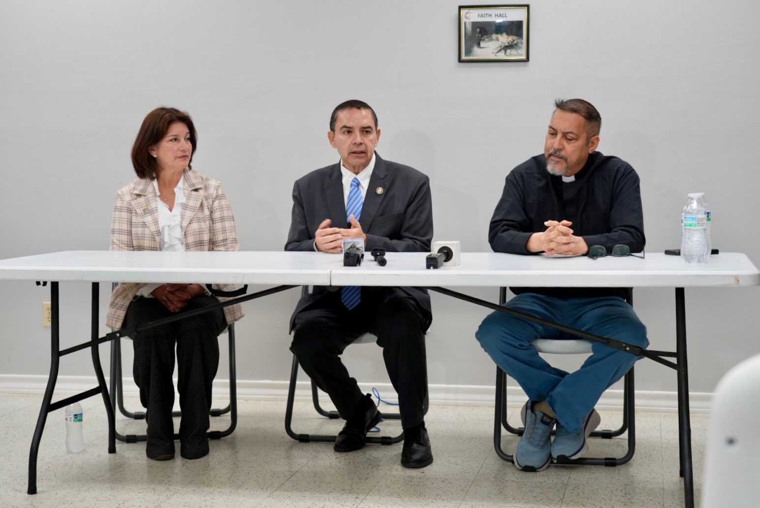 ICE appears to soften policy, moves families to Laredo shelter
