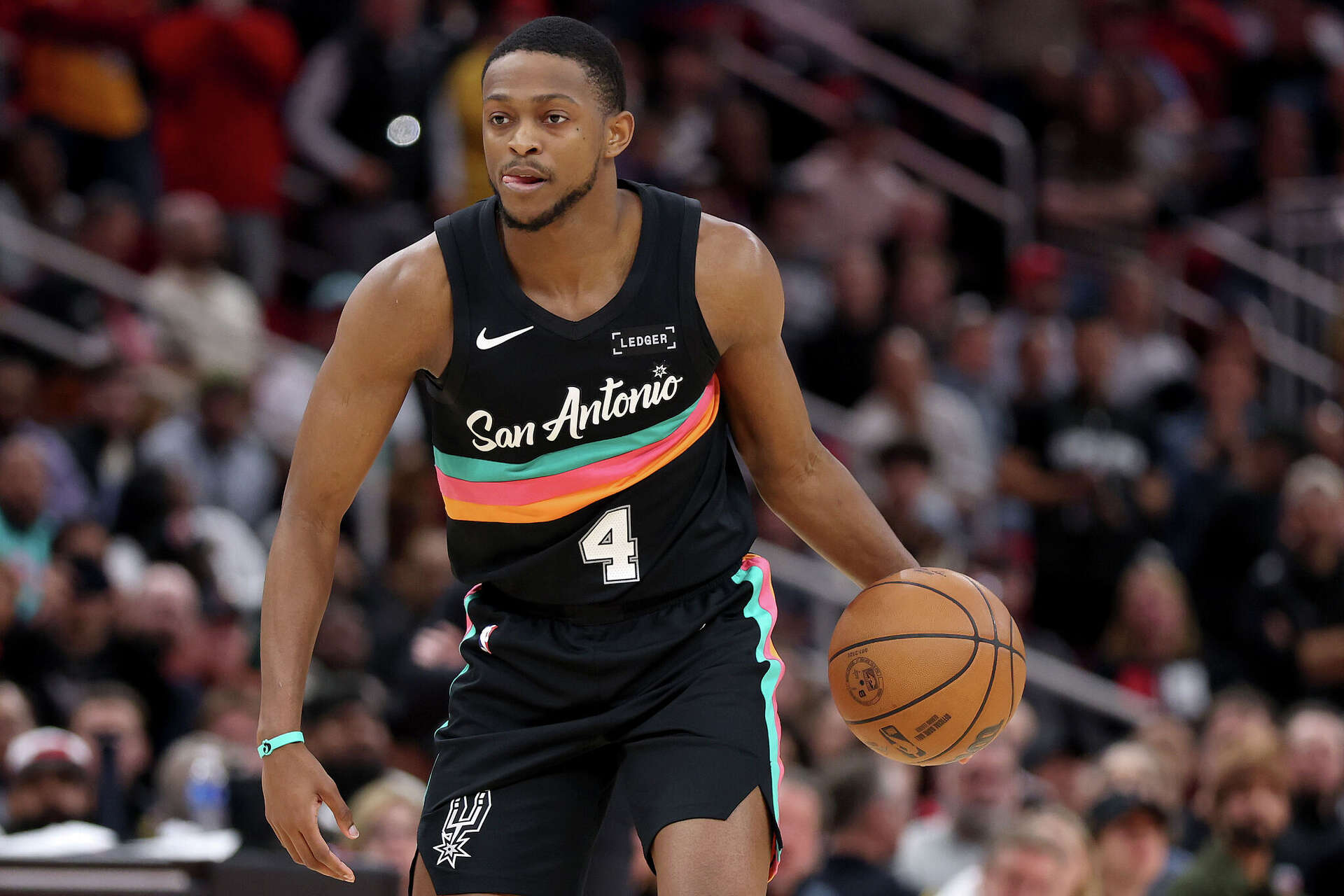One year after NBA trade heist, Spurs still trust in De’Aaron Fox