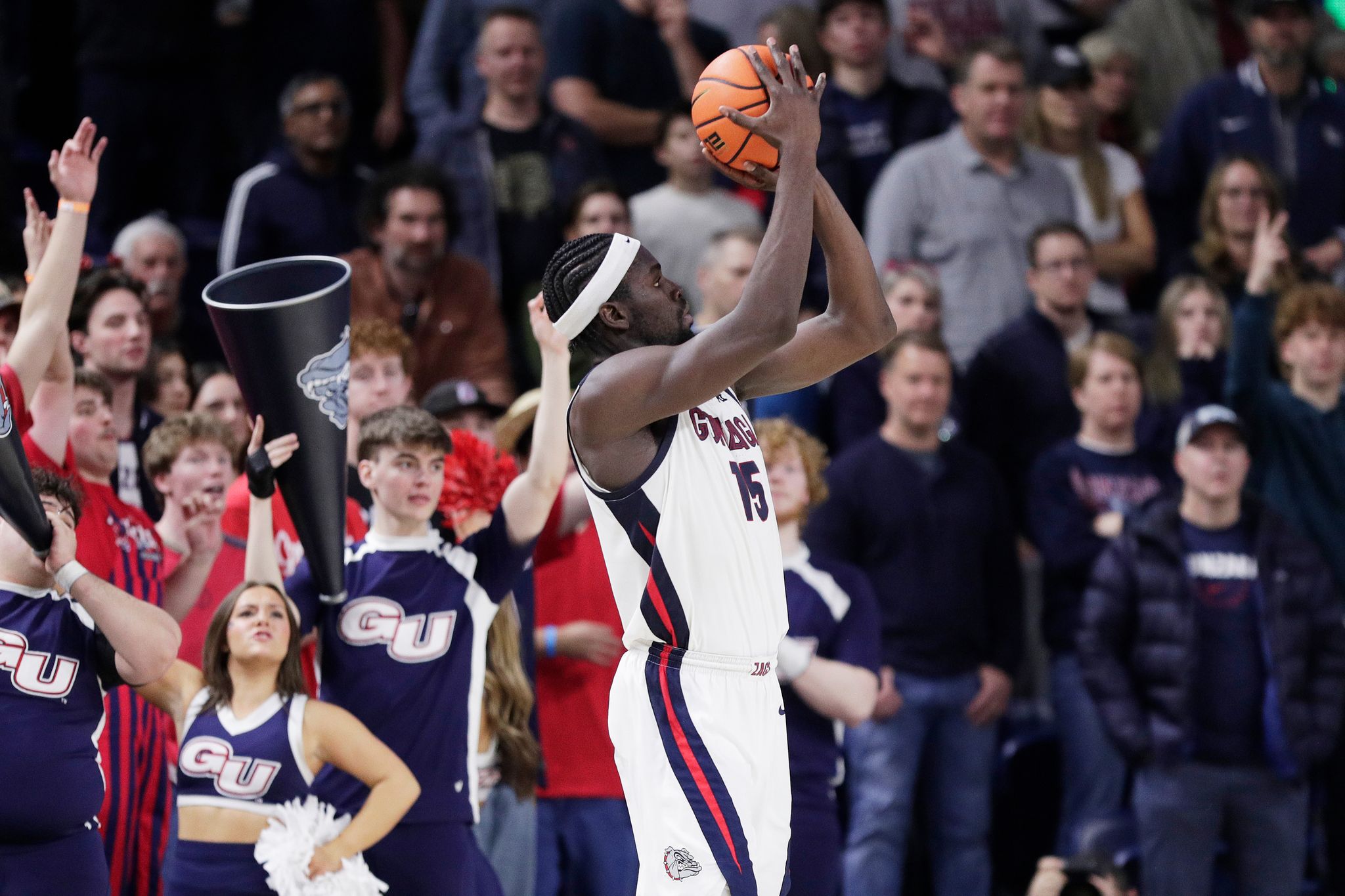 Graham Ike scores 30 points in return from injury as No. 6 Gonzaga ...