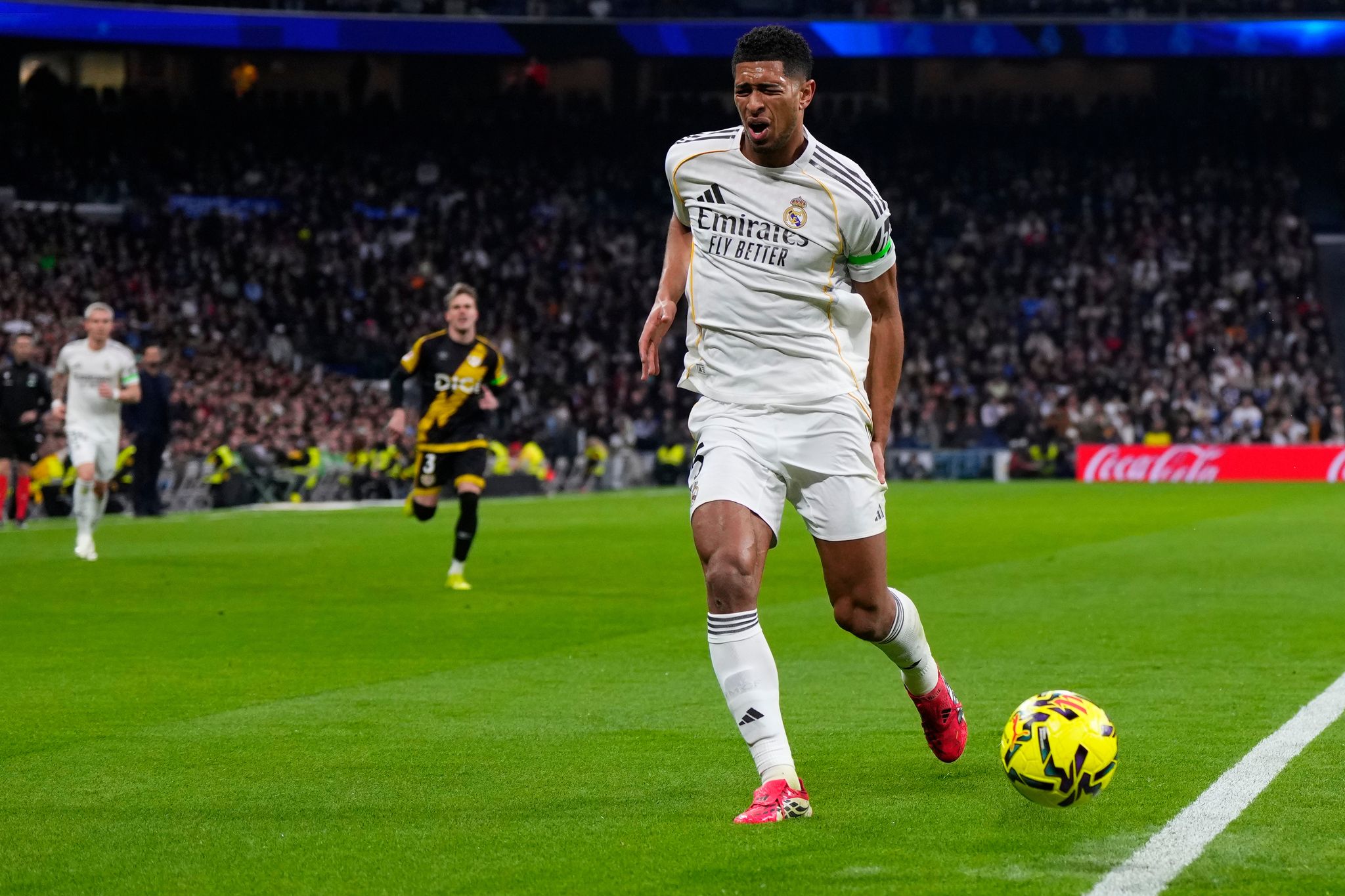 Real Madrid's Jude Bellingham leaves game after 10 minutes with ...
