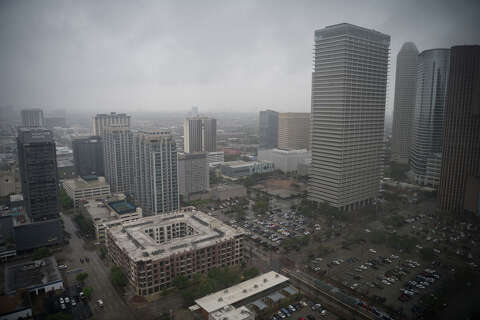 Houston strangled by strange smell caused by tire fire