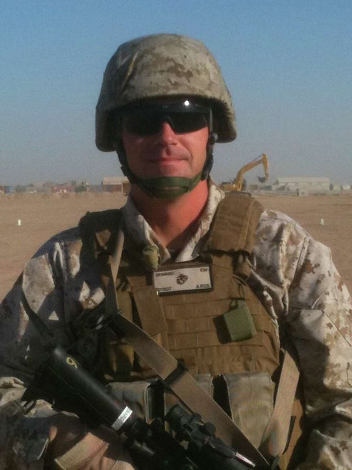 Portrait honors heroic Marine captain