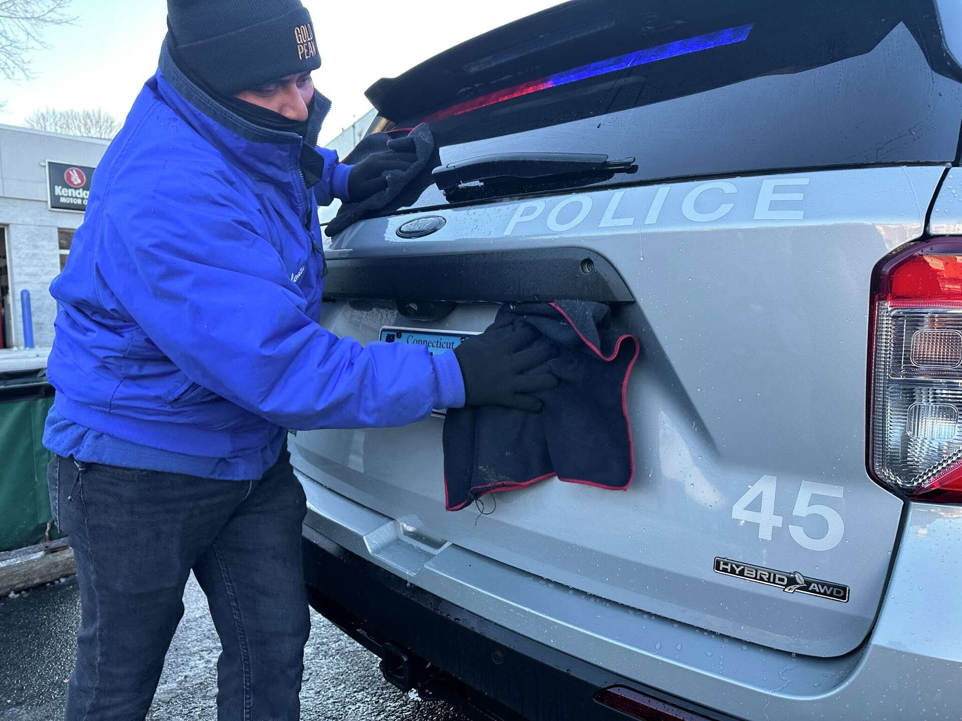 Outdoor car washes in CT staying busy in decade's coldest stretch