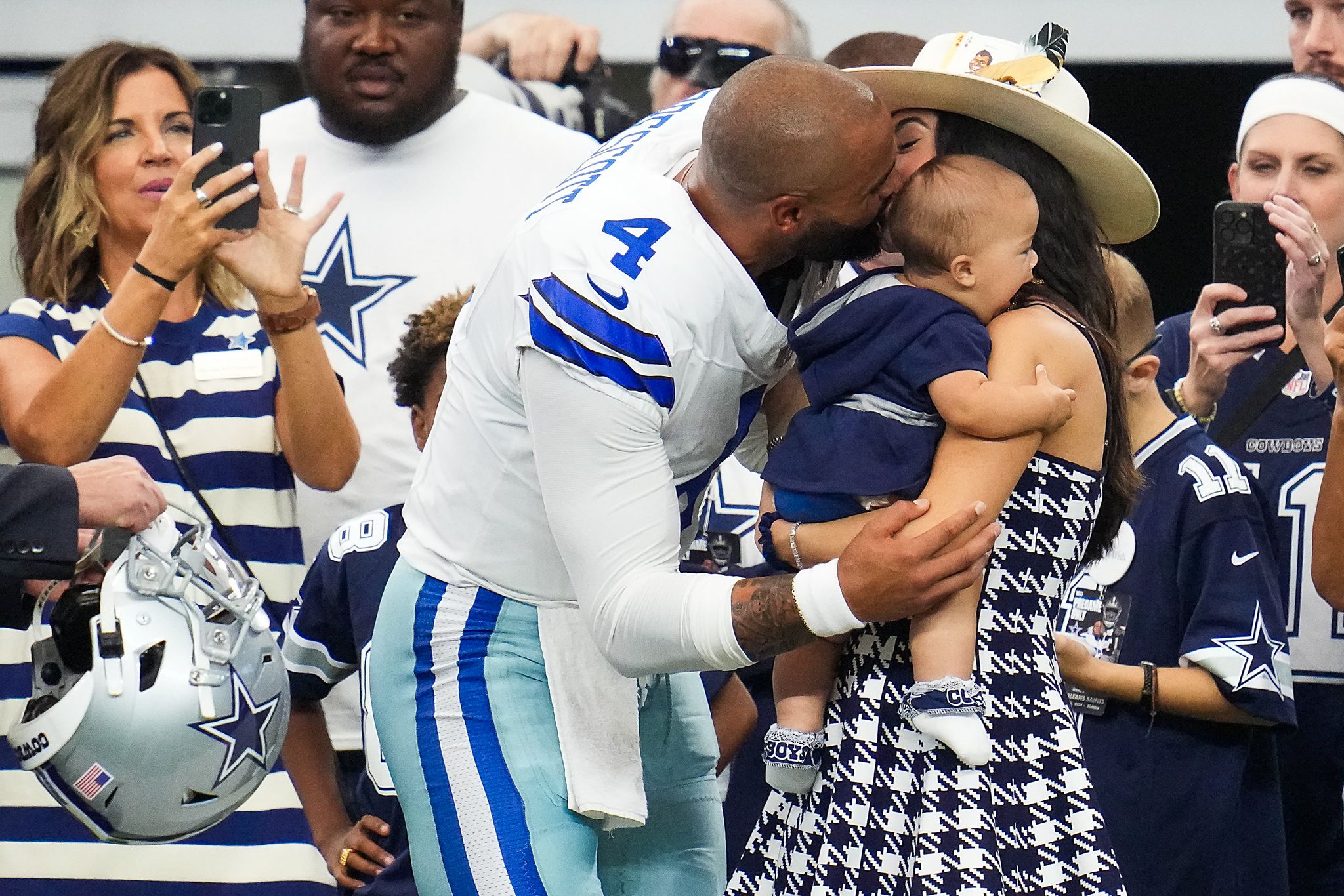 Dak Prescott y su prometida Sarah Jane Ramos anuncian el nacimiento de ...