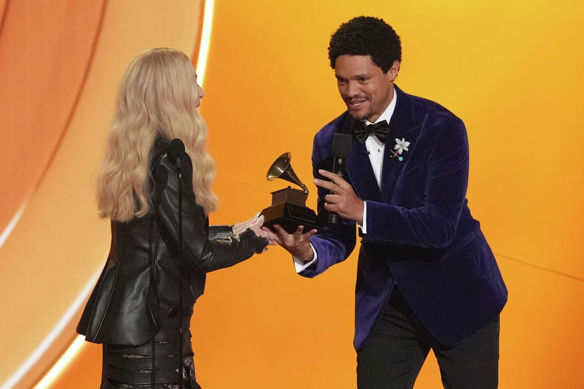 A smiling Cher laughs at her Grammys flubs in a good-natured, chaotic ...
