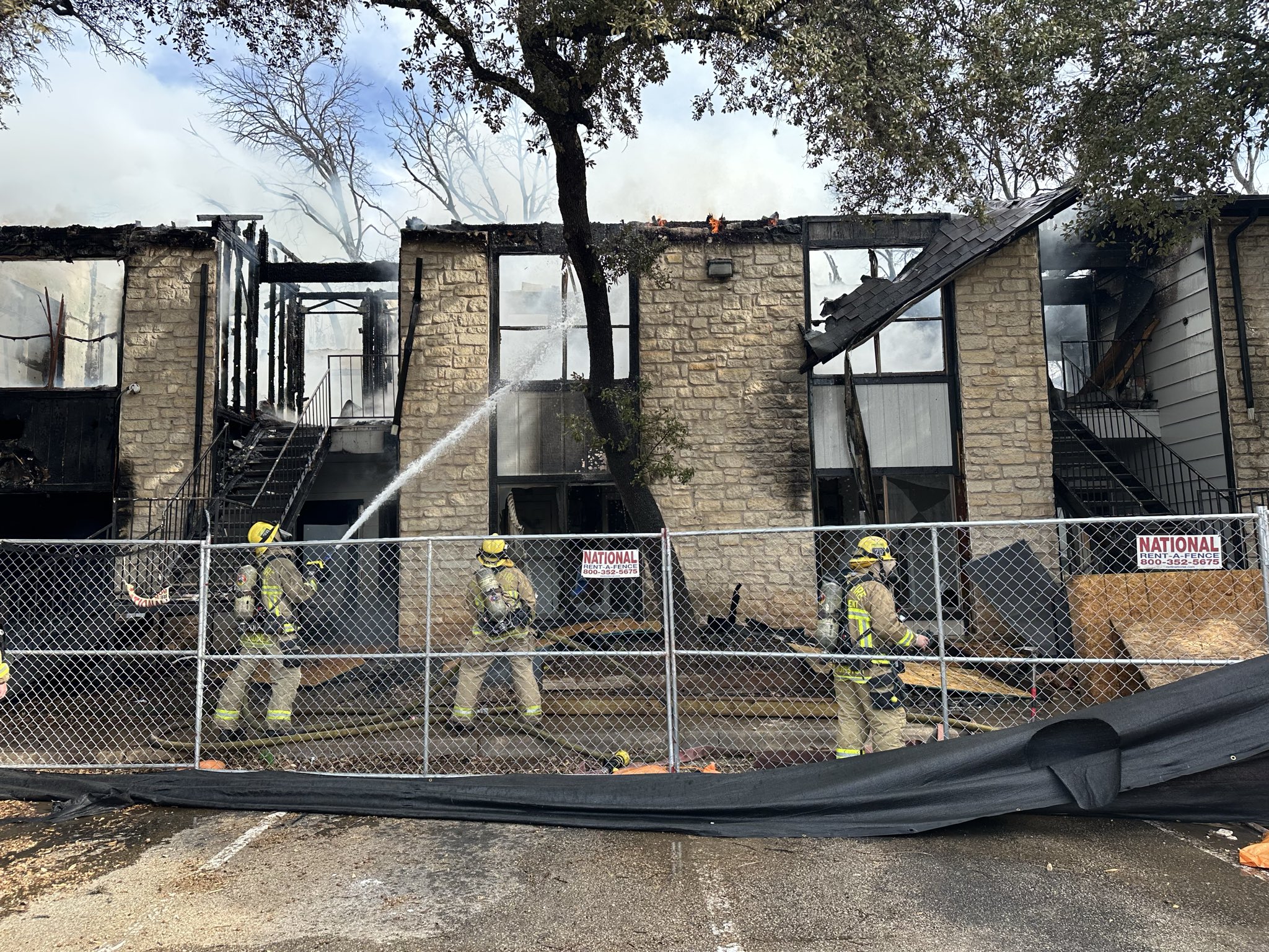 Crews battle second apartment fire of the day in South Austin