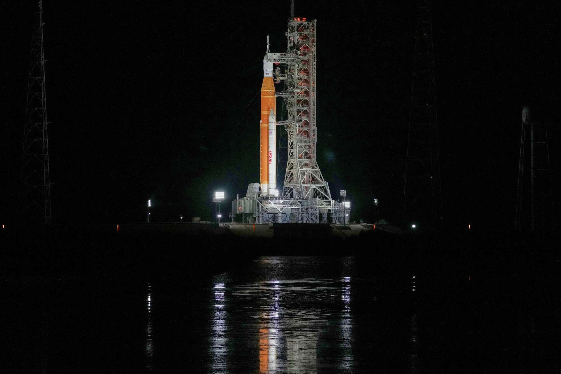 NASA hit by fuel leaks during a practice countdown of the moon rocket ...