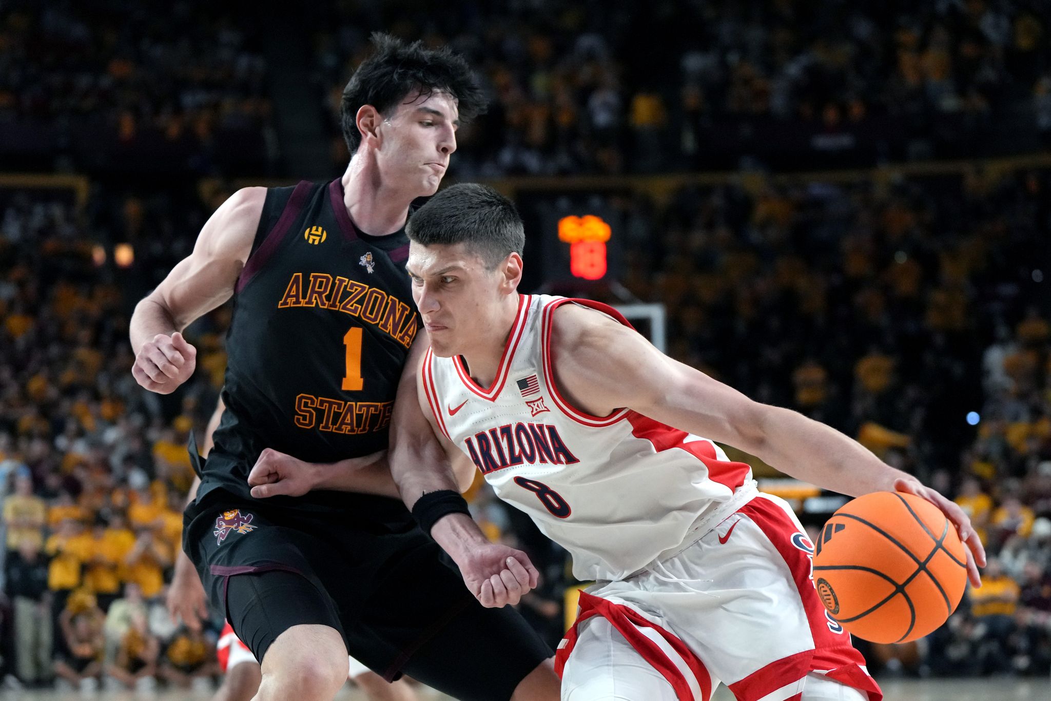 Arizona remains No. 1 in AP Top 25, Michigan jumps UConn for No. 2