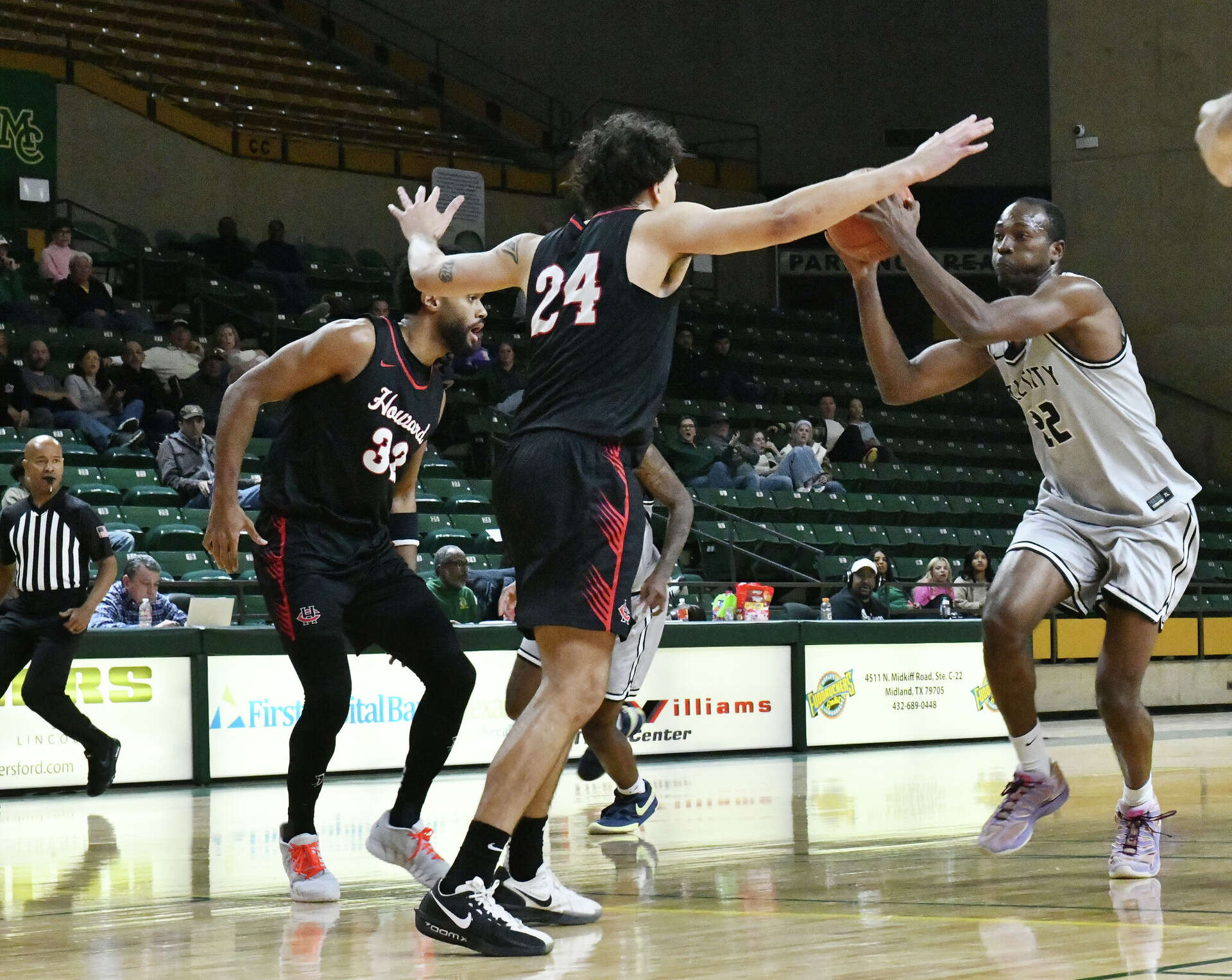 No. 2 Howard College defeats No. 11 Midland College in rivalry game