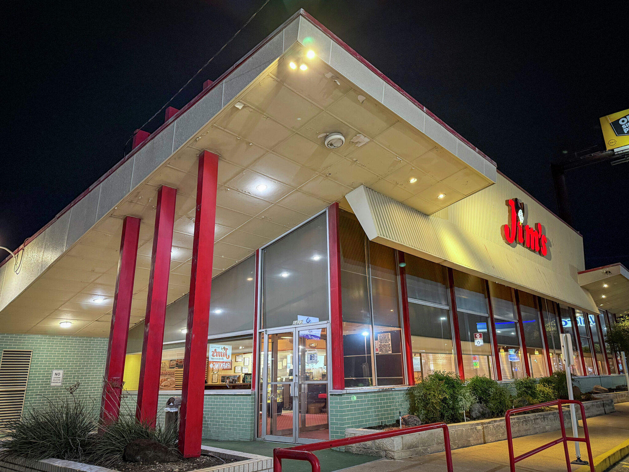 Jim's at Fredericksburg and Hillcrest brings back overnight service