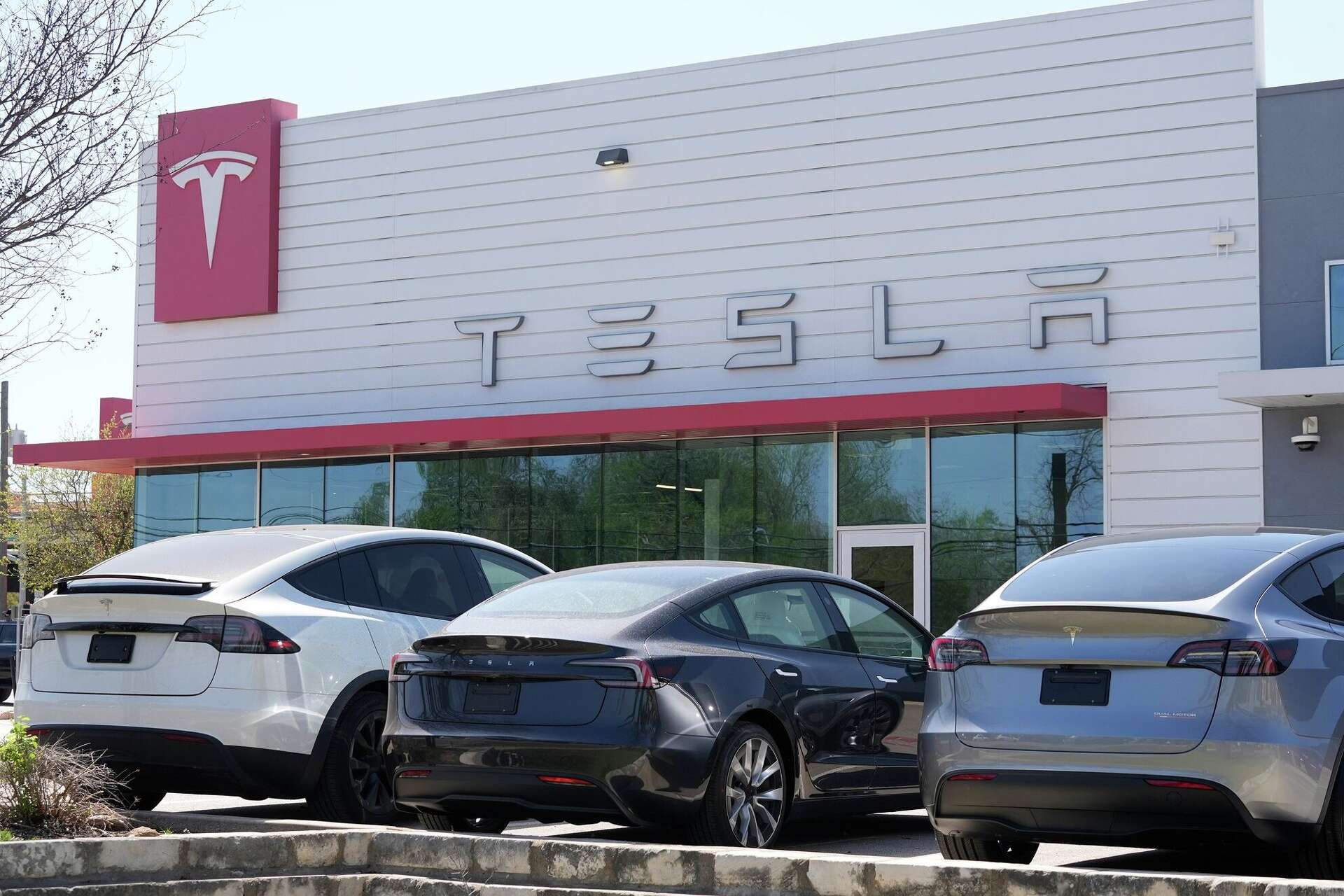 Tesla off to a rough start in 2026 as sales fall 17% in January