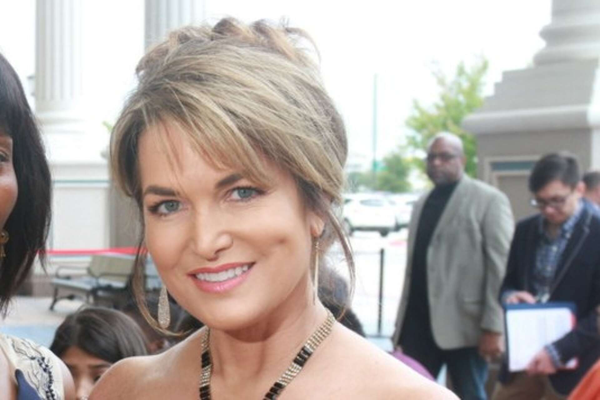 Houston morning TV anchor off air after revealing surgery