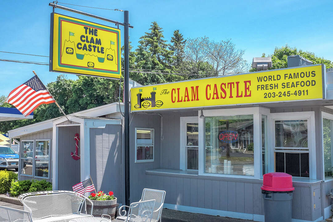 Donahue's returns to Clam Castle in Madison with 2-foot lobster roll