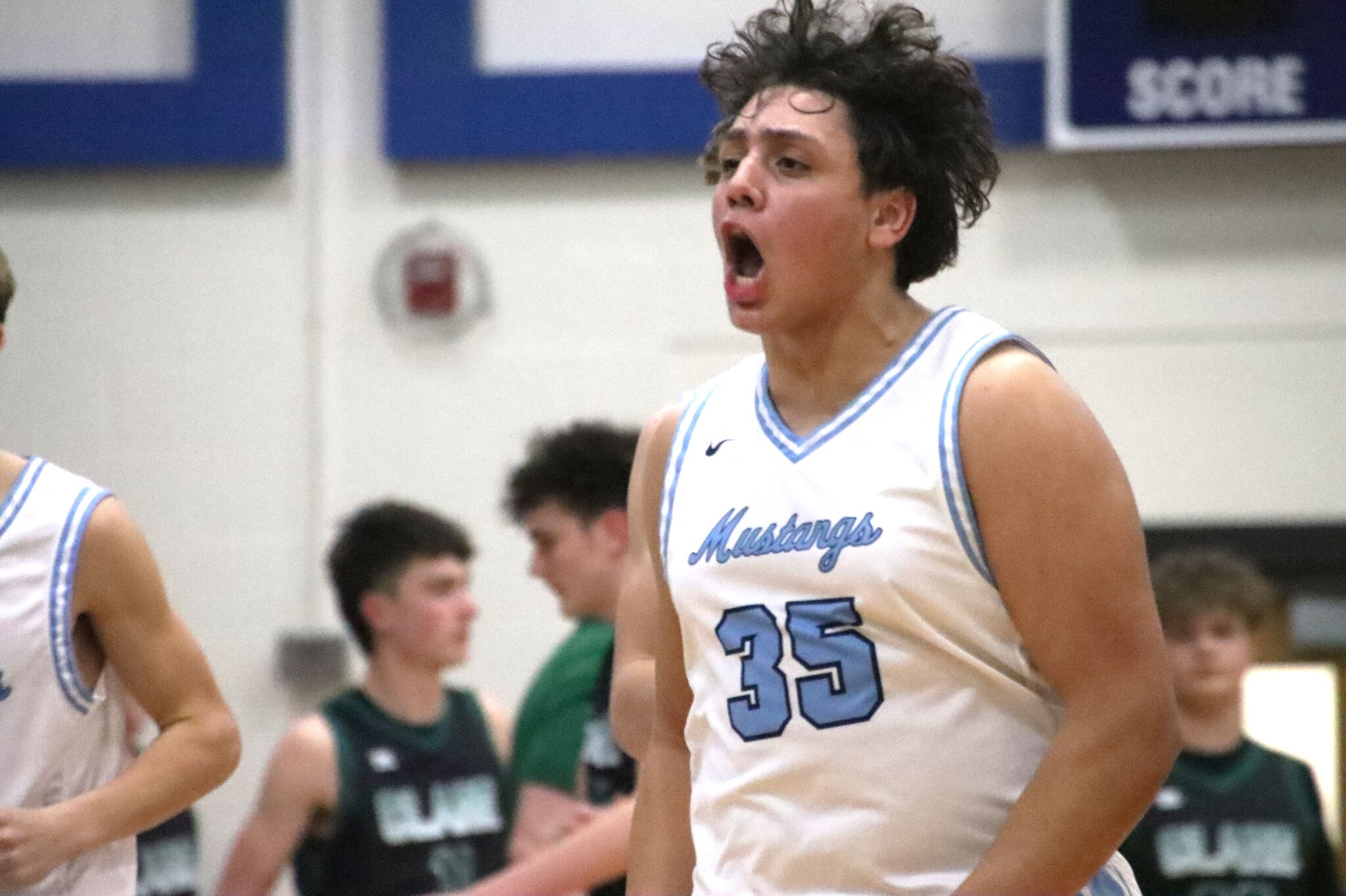 Meridian boys edge Clare in dramatic final seconds