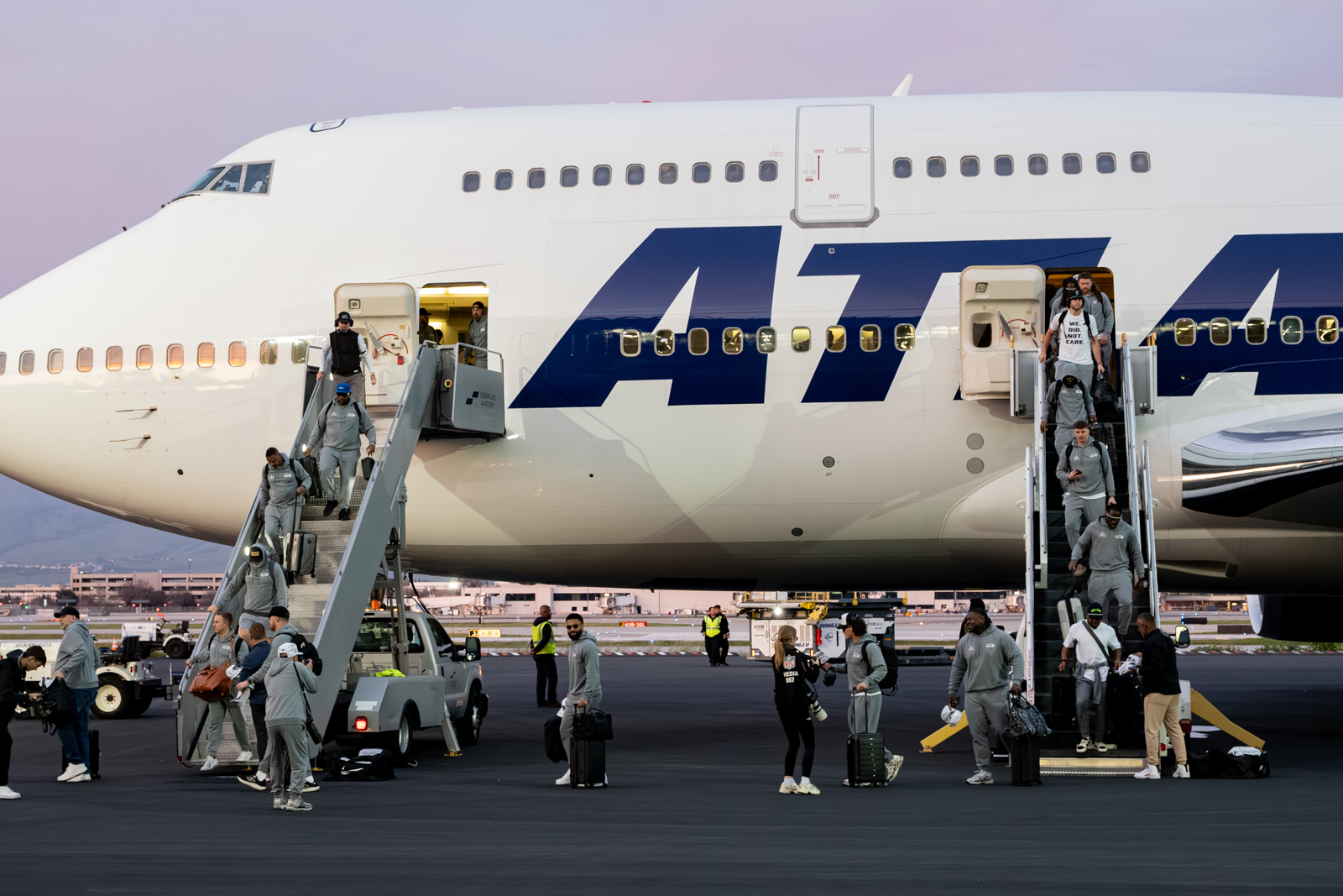 SJ: Photos: Super Bowl Teams Arrive At San Jose Airport