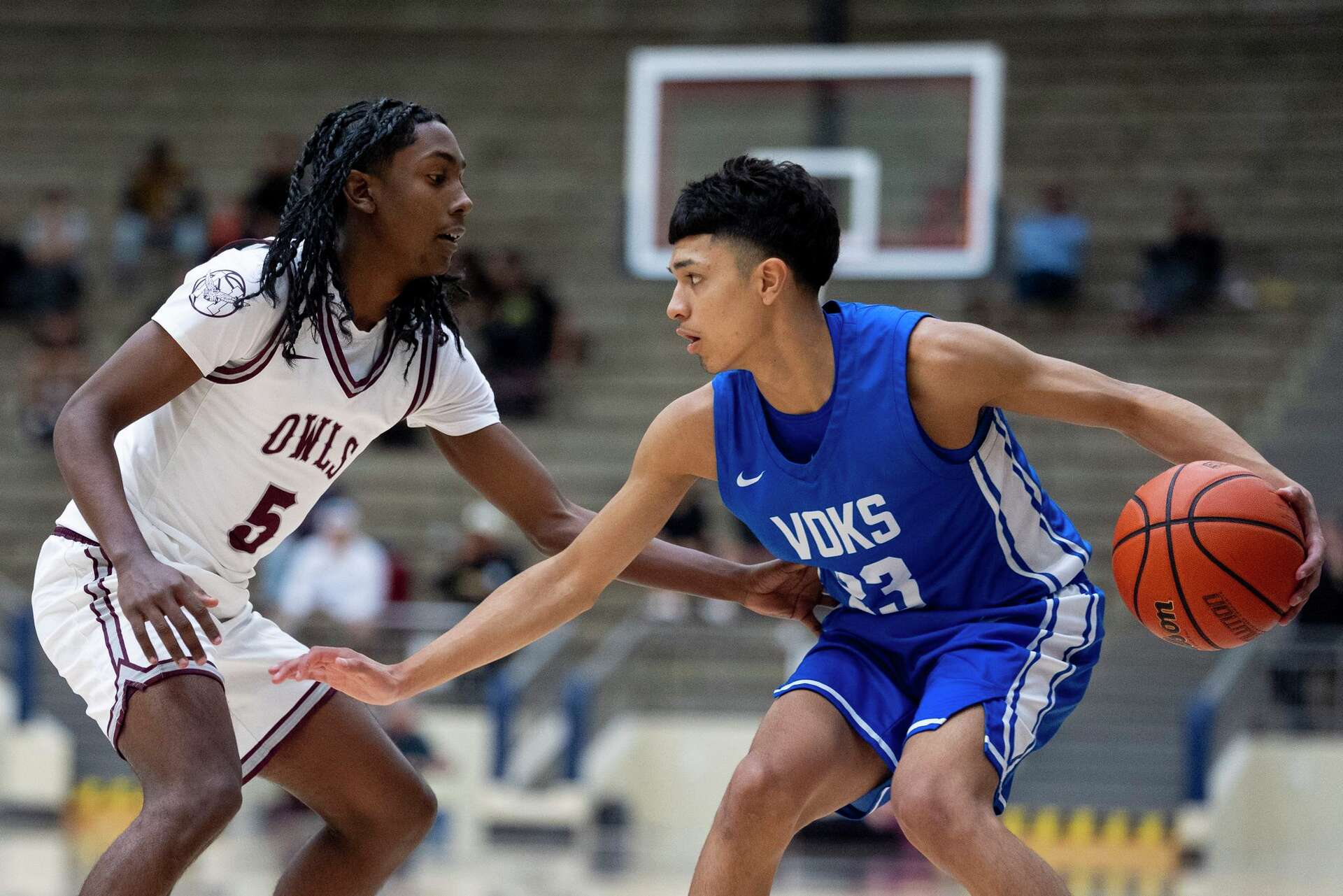 Lanier boys basketball rallies to beat district leader Highlands