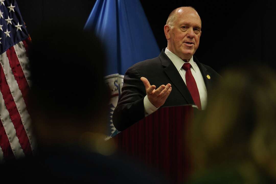 Trump's border czar is pulling 700 immigration officers out of ...