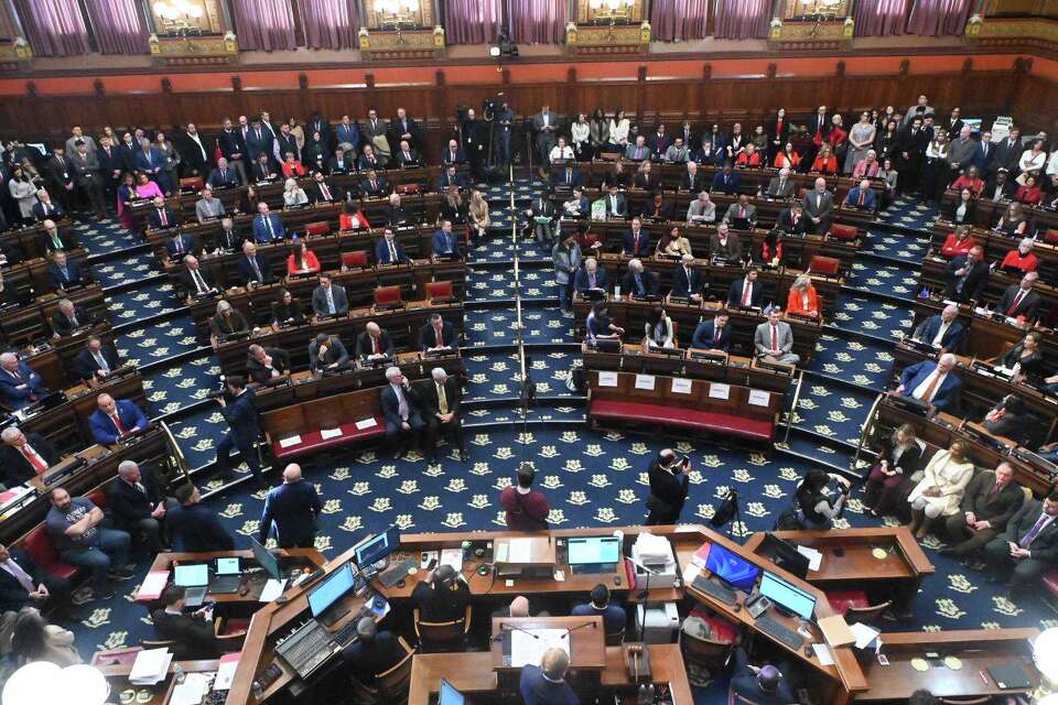 Inside the CT legislature’s final sprint with 600 bills remaining