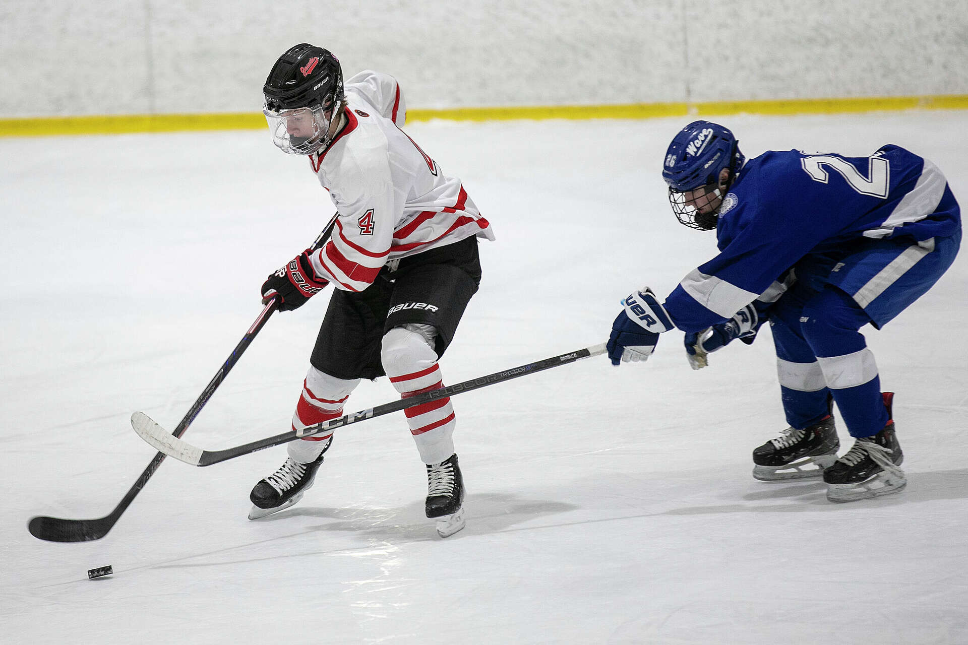 Darien boys hockey downs Fairfield Prep in 1 vs. 2 showdown