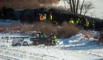 Freight train derails in Connecticut, sending cars carrying liquid ...