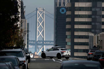 California cracks down on self-driving cars with new rules
