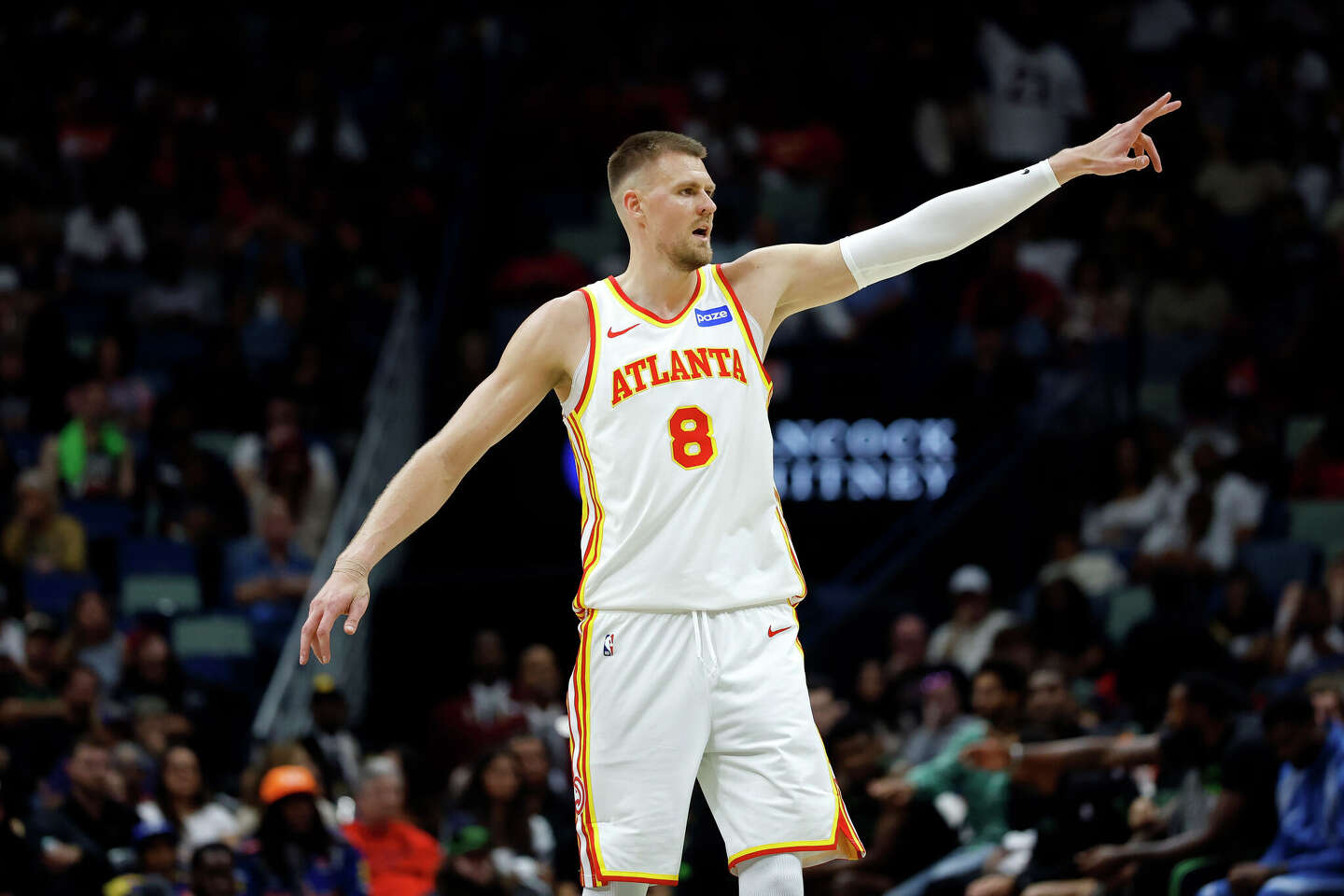 Warriors' Porzingis has POTS. An SF doctor explains what that means.