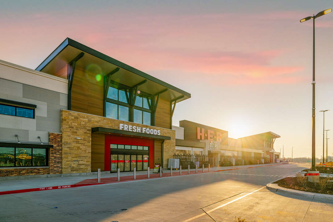 $21M H-E-B near San Antonio inches toward completion