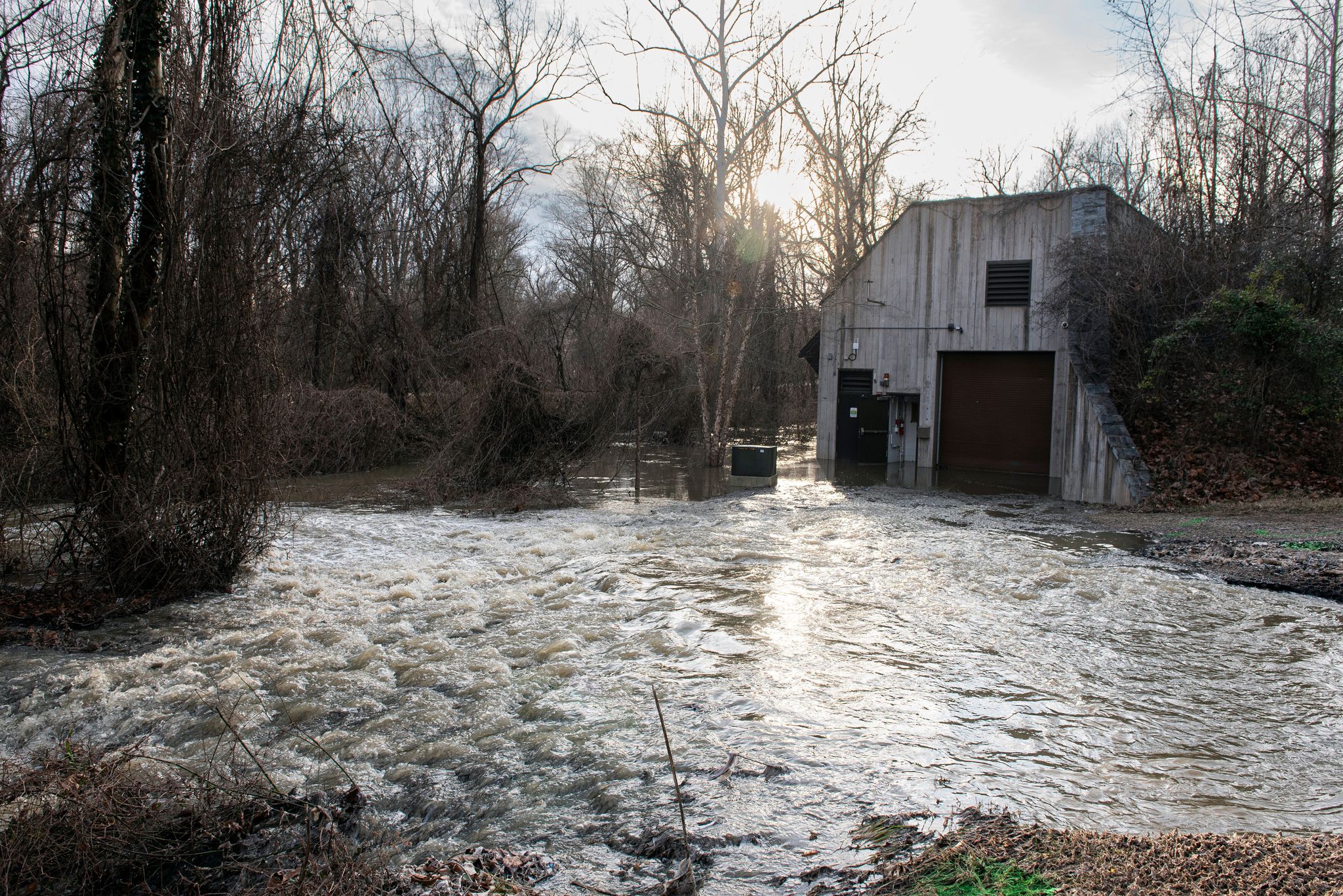 Massive Washington sewage leak will take weeks longer to fix, water ...