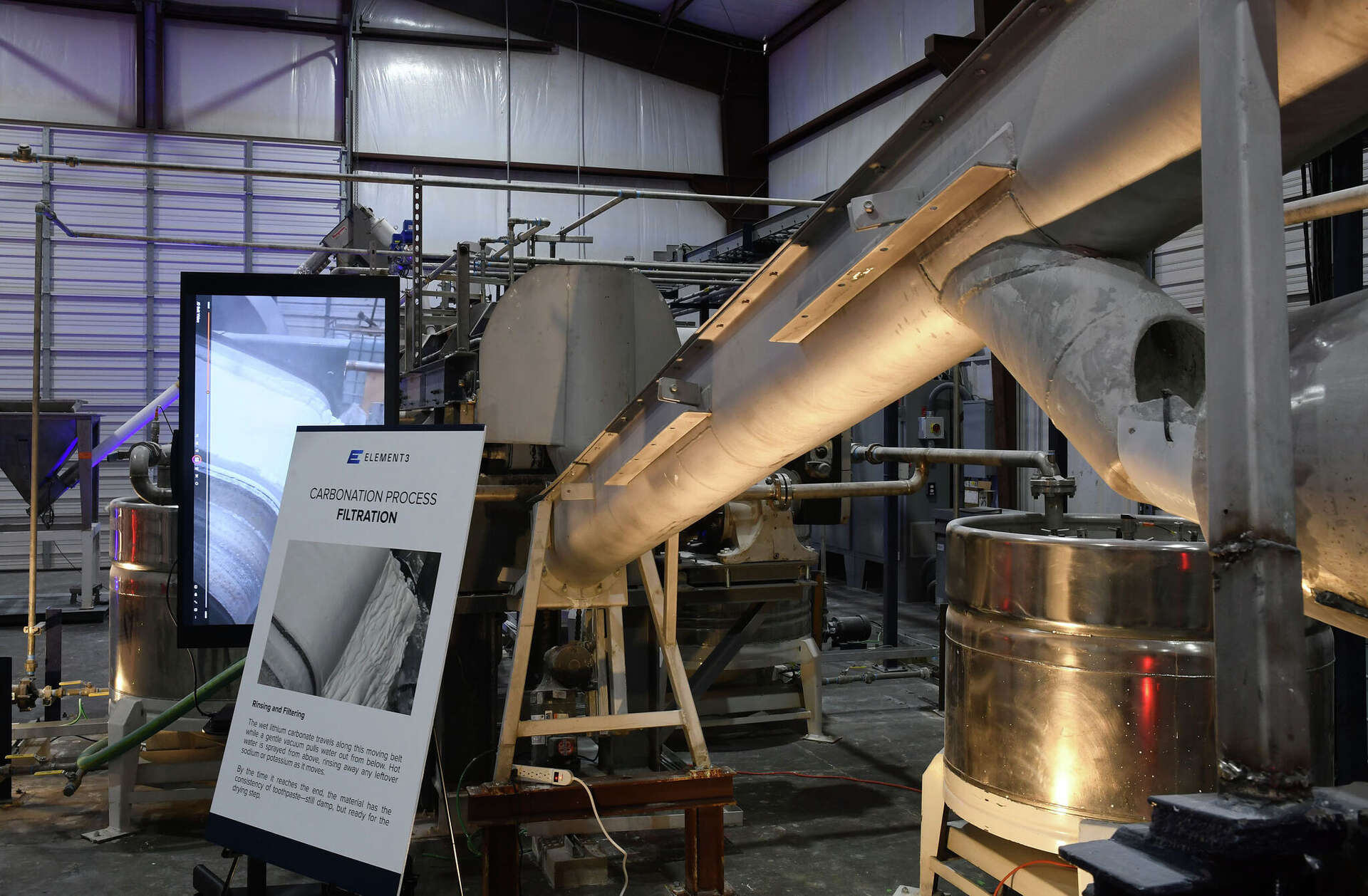 Gov. Abbott cuts ribbon on Midland lithium refining plant