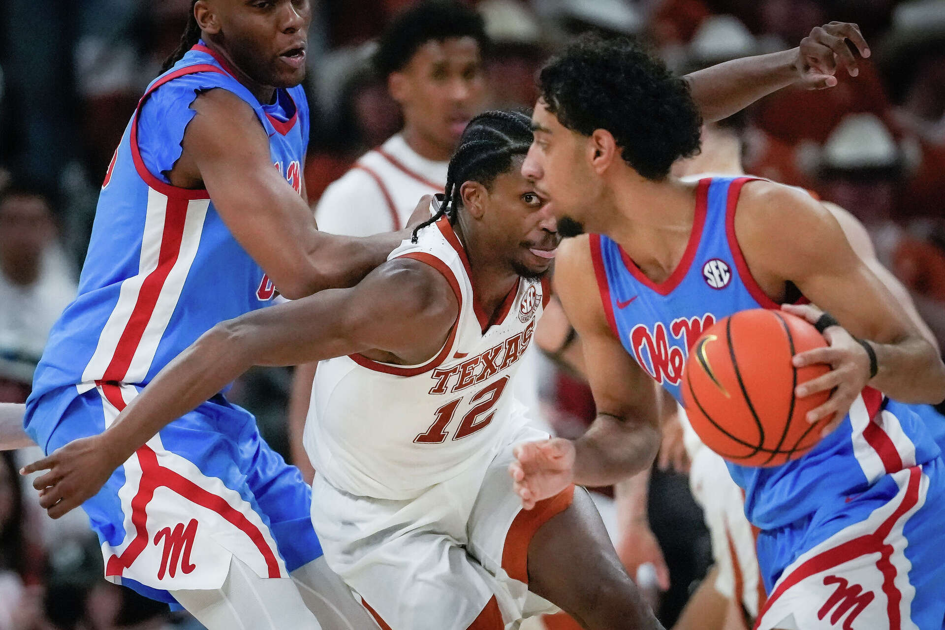 Texas basketball vs Ole Miss game score: Longhorns beat Rebels